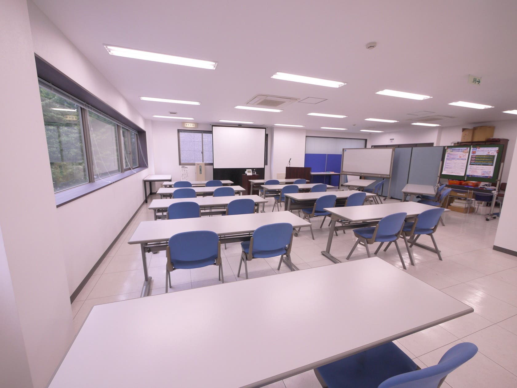 仙台駅徒歩8分　コンベンションルーム（30名利用可）の写真1