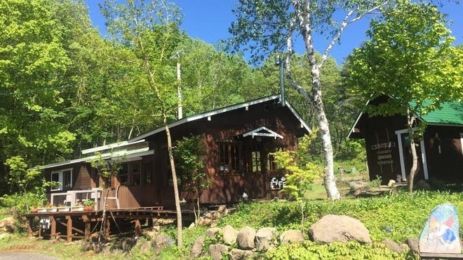 【戸隠 信濃町】ミニログハウスのレンタルスペース/個展・ワークショップ・販売の写真1