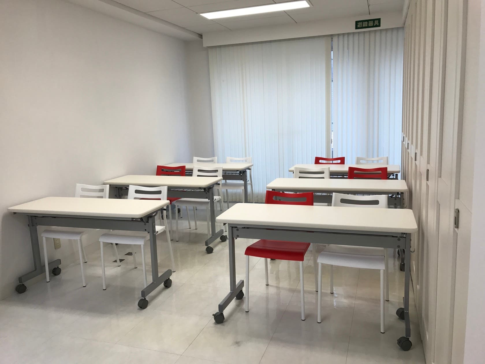 【渋谷】大ルーム ~白を基調としたおしゃれな会議室~【渋谷駅徒歩6分】の写真5