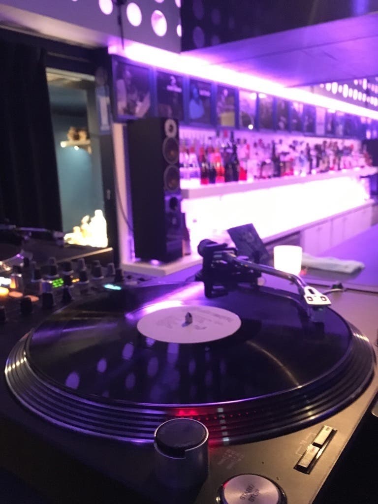 赤坂駅徒歩５分。グランドピアノ、DJ、TVなどの設備充実！オシャレなインテリアのミュージックバー。の写真19