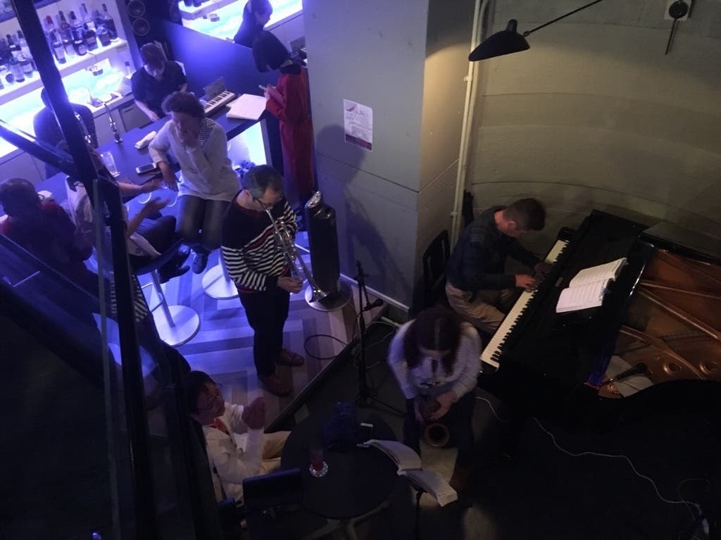 赤坂駅徒歩５分。グランドピアノ、DJ、TVなどの設備充実！オシャレなインテリアのミュージックバー。の写真21