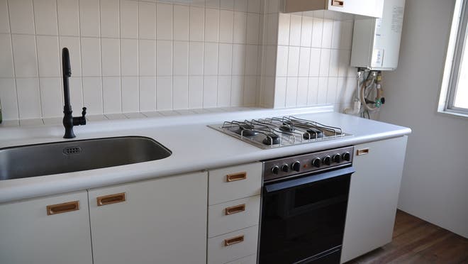 大きな窓と屋上テラスのソファーからのロケーションは最高!!スカイツリーが一望。隅田川に面した隠れ家的なプライベート空間です。の写真13