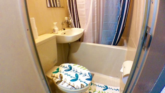 RAKUNA池袋東口 リニューアルOPEN【池袋駅から徒歩3分 光回線導入!】特大TVモニター、姿見、マッサージベッドありの写真7