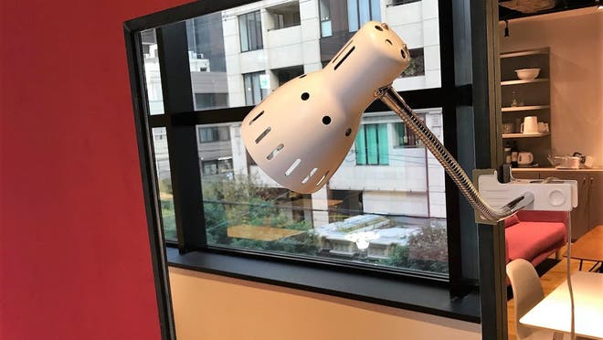 おしゃれなメイクスペースです。受付が常駐しているので安心してご利用いただけます。の写真3