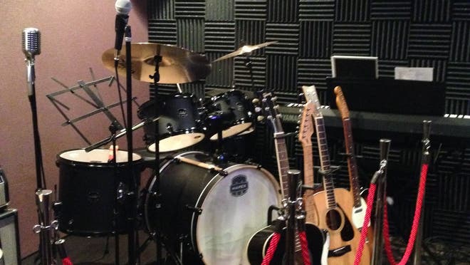 演奏スタジオ&バー トップの写真1