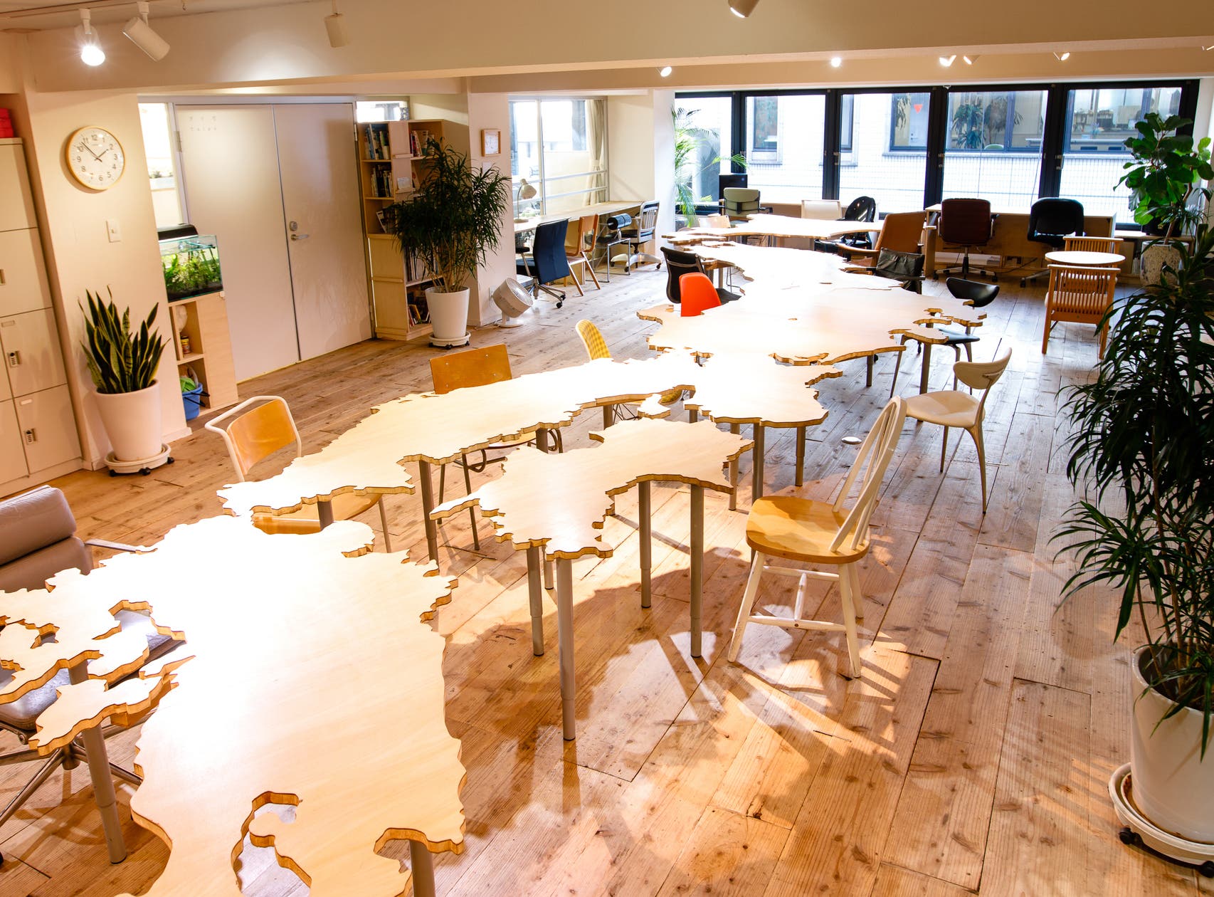 【JR新宿徒歩6分】日本列島型のテーブルがあるスペースでイベントや会議を！の写真1