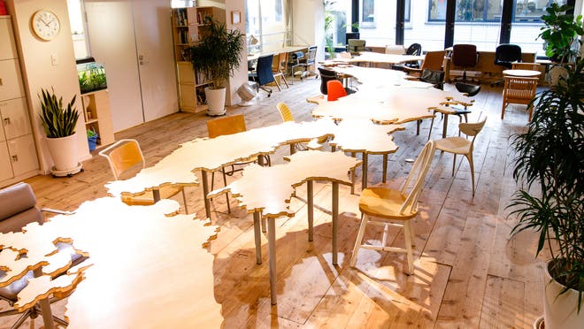 【JR新宿徒歩6分】日本列島型のテーブルがあるスペースでイベントや会議を!の写真1