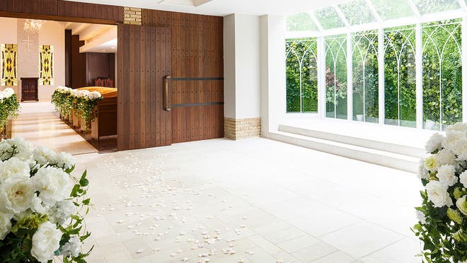 【横浜】チャペル 温かな陽光や木のぬくもりに包まれたチャペルの写真2