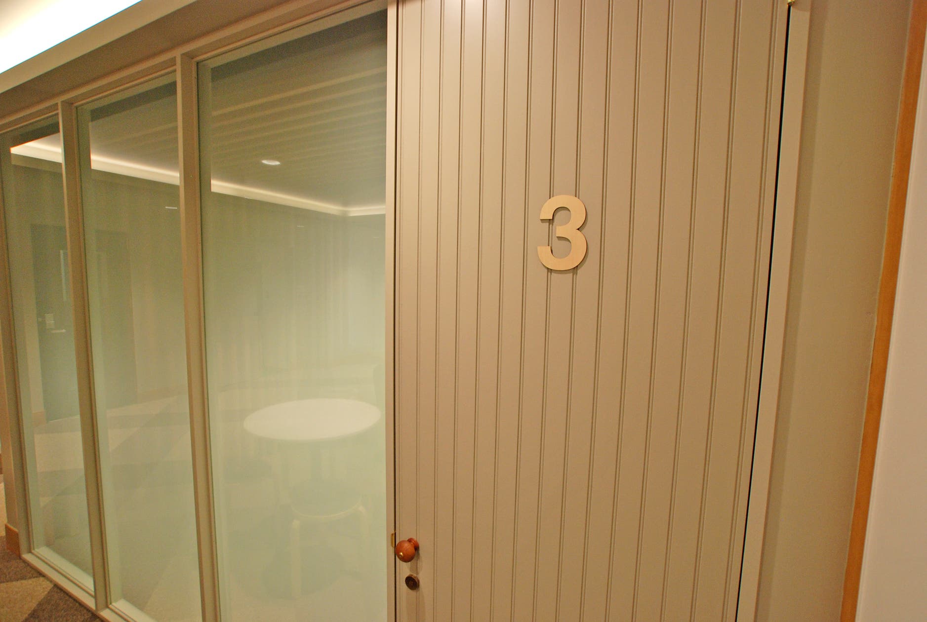 ③[GOODWORK]代々木八幡駅から徒歩４分の会議室です！少人数にぴったりですの写真2