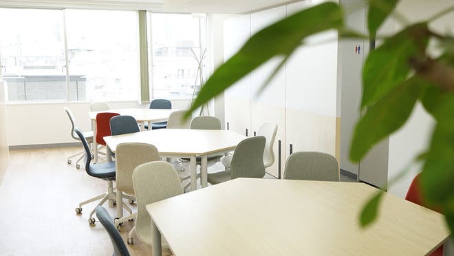 【大人数に最適!】明治神宮前より徒歩1分!大人数のセミナーやイベントに使えるオシャレなオフィスフロア。の写真3