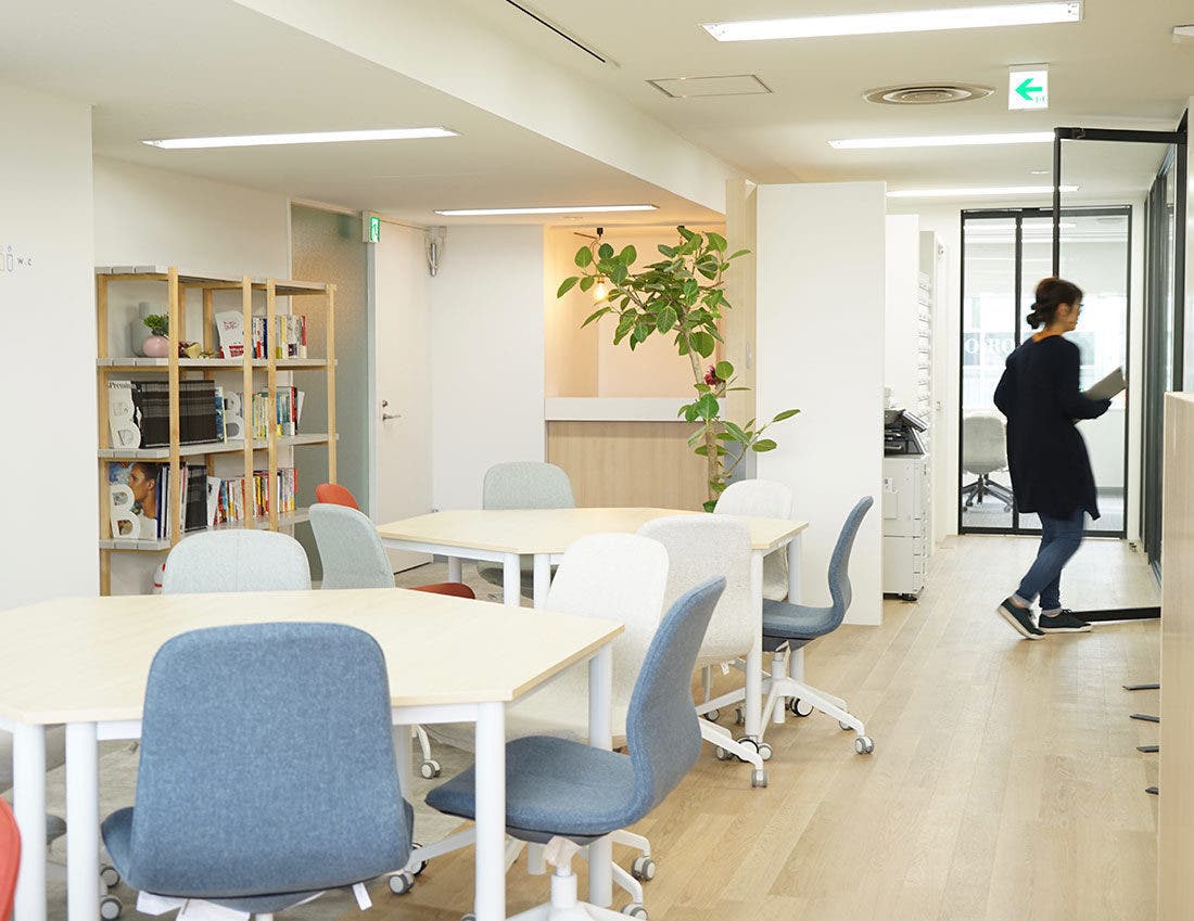 【大人数に最適！】明治神宮前より徒歩１分！大人数のセミナーやイベントに使えるオシャレなオフィスフロア。の写真6