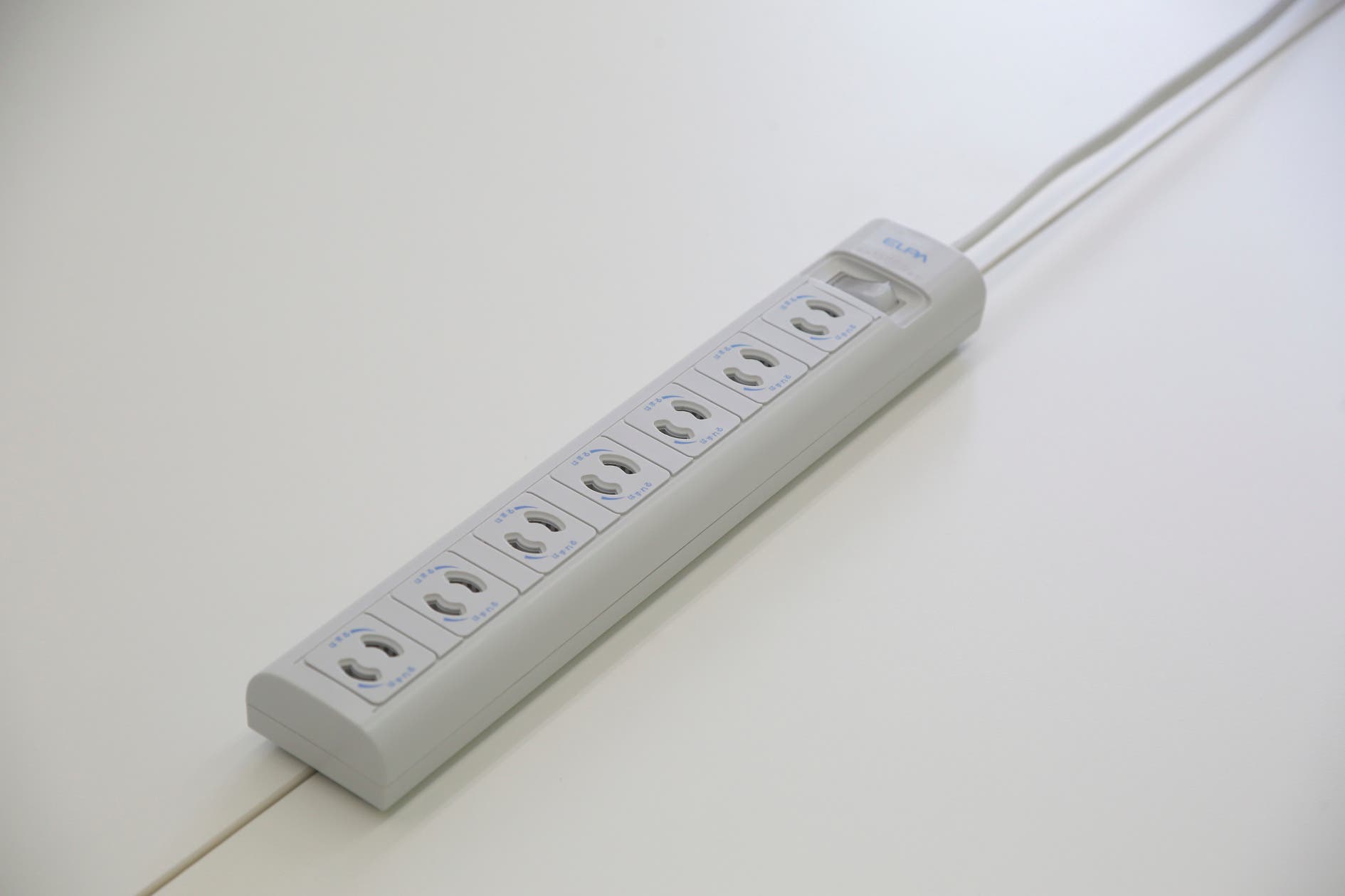 【天神駅徒歩2分】定員6名+予備椅子2名！プロジェクター含む備品・高速Wi-Fi無料！801会議室の写真11