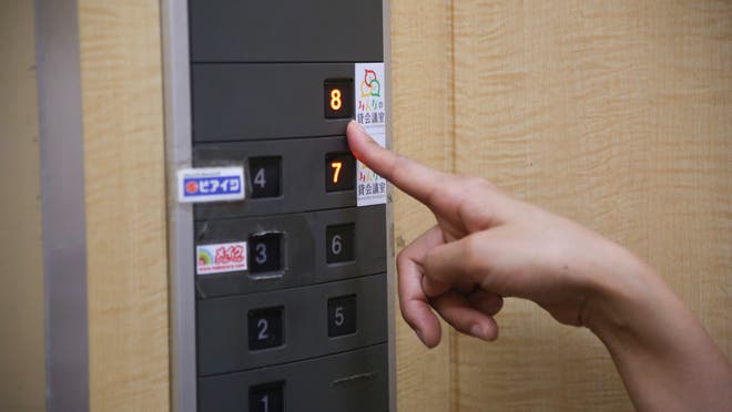 【天神駅徒歩2分】定員10名+予備椅子2名!プロジェクター含む備品・高速Wi-Fi無料!802会議室の写真17