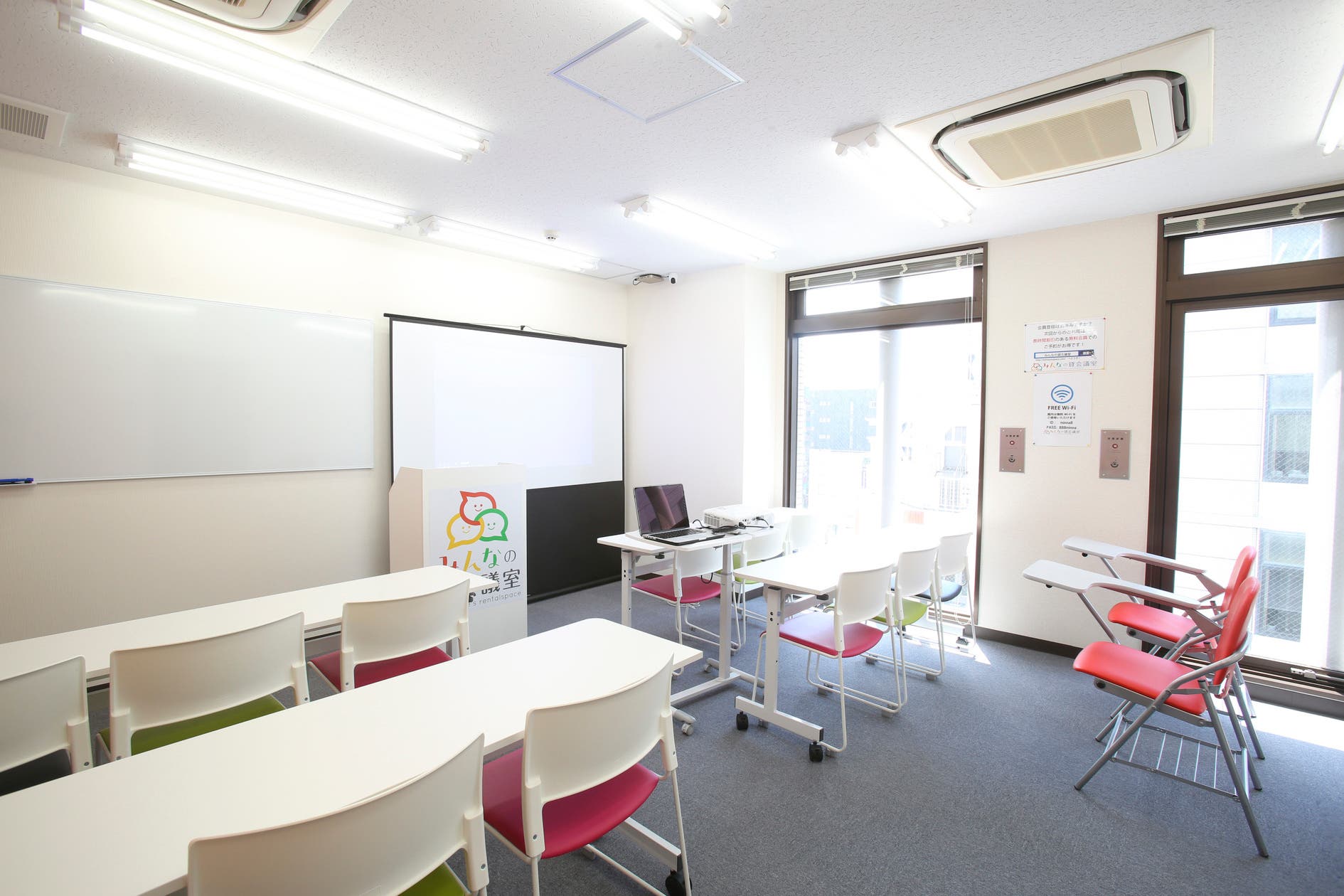 【天神駅徒歩2分】定員18名+予備椅子2名！プロジェクター含む備品・高速Wi-Fi無料！803会議室の写真6