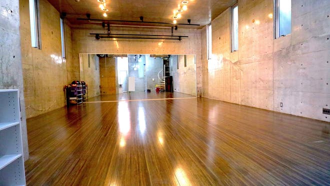 自由が丘徒歩5分!天高4mのスタイリッシュなスタジオスペース!RAISE UP STUDIO JIYUGAOKAの写真1