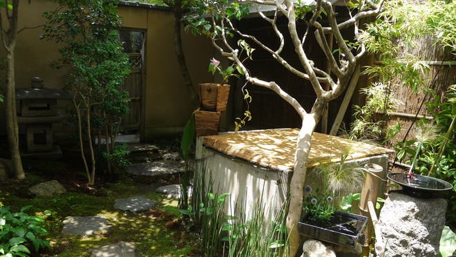 京間和室16畳。坪庭が美しい築200年の大型京町家ギャラリー「be京都」。イベント、講座、撮影などに!京都御所、同志社大近く。の写真13