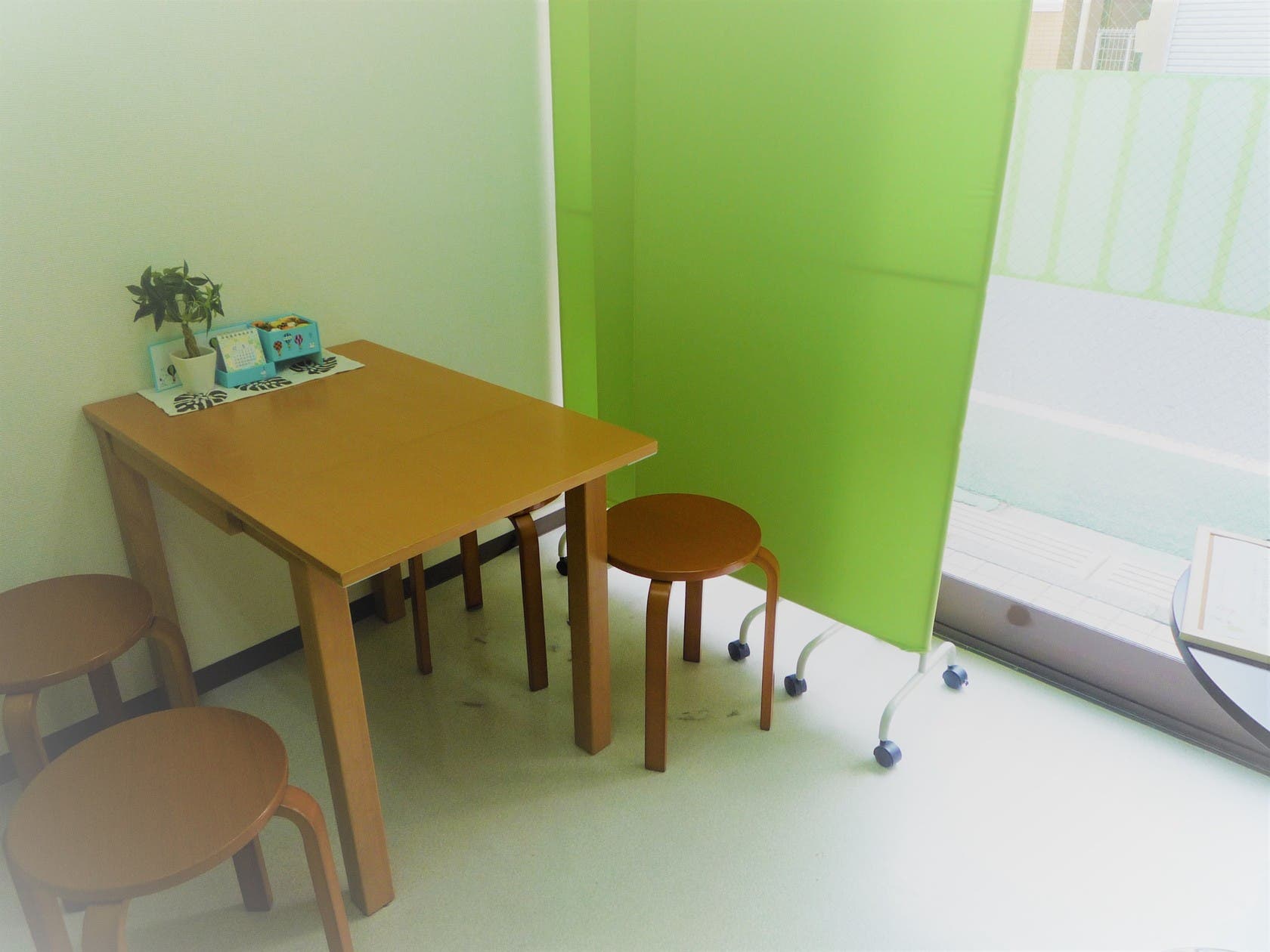 当日予約OK！道路沿いなので物販に適しています！会議室やミニセミナー等にも！の写真3