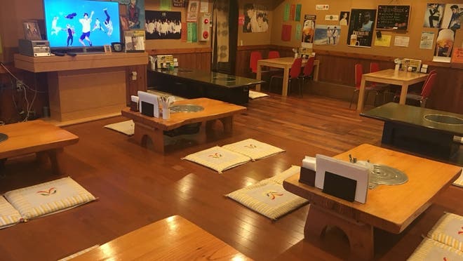 韓国風の広々としたフラットな座敷でくつろげます。の写真1