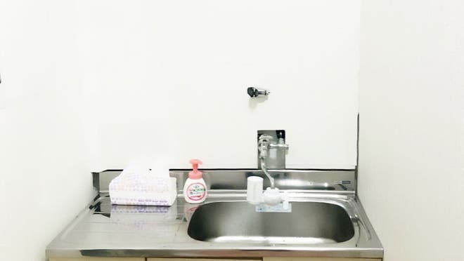 65型モニター⭐️エステベット3台設置⭐️壁一面ミラー&ヨガマット有⭐️スタジオやセミナーなどに最適なフリースペース⭐️の写真15