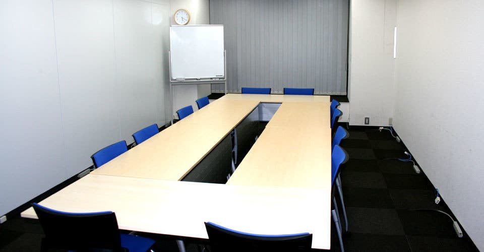 【Cルーム】会議室としてのご利用におすすめ。価格もとてもリーズナブルです。の写真3