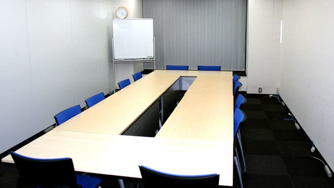 【Cルーム】会議室としてのご利用におすすめ。価格もとてもリーズナブルです。の写真3