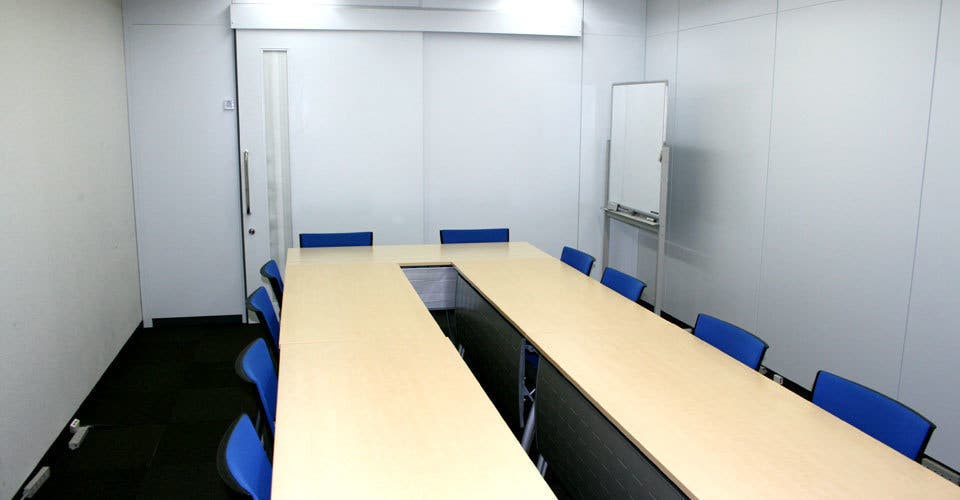 【Cルーム】会議室としてのご利用におすすめ。価格もとてもリーズナブルです。の写真4