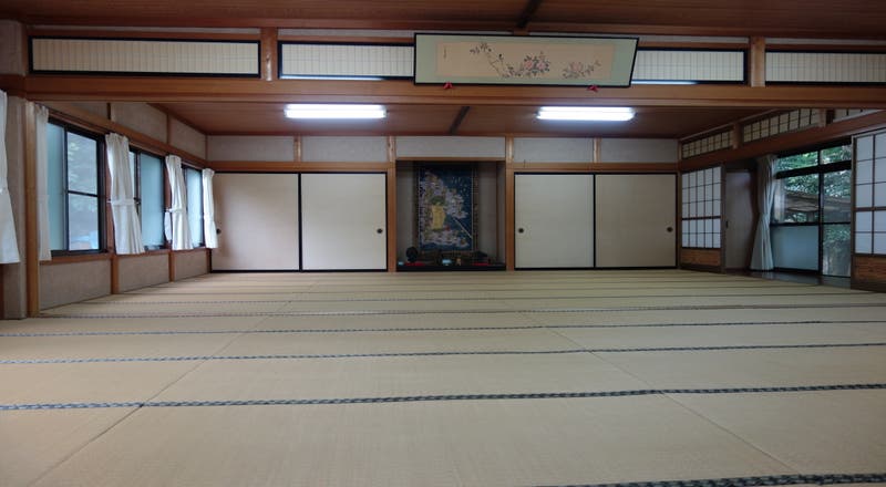 長良川鉄道関駅徒歩5分　関善光寺籠り堂　48畳和室　庭園