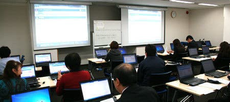 【Dルーム】デュアルスクリーン搭載。セミナー・試験会場など、様々な用途でご利用頂けます。の写真4