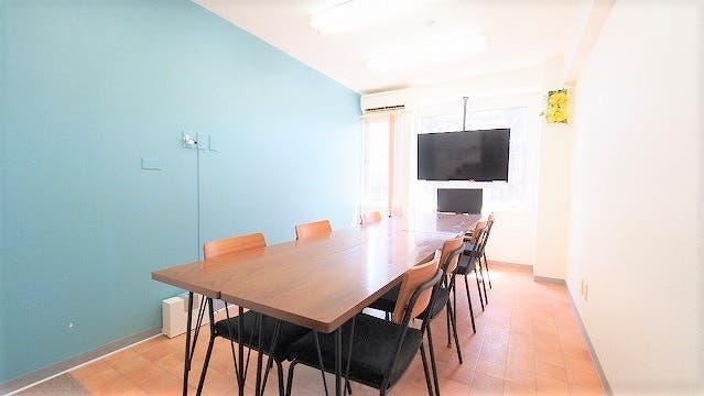 【テラス】横浜駅徒歩2分 神奈川最安 貸し会議室 A/換気可・除菌ズッグ有 Web会議・PC作業等にの写真1