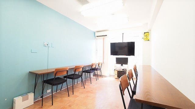 【テラス】横浜駅徒歩2分 神奈川最安 貸し会議室 A／換気可・除菌ズッグ有　Web会議・PC作業等にの写真5