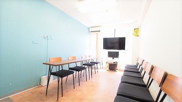 【テラス】横浜駅徒歩2分 神奈川最安 貸し会議室 A／換気可・除菌ズッグ有　Web会議・PC作業等にの写真6