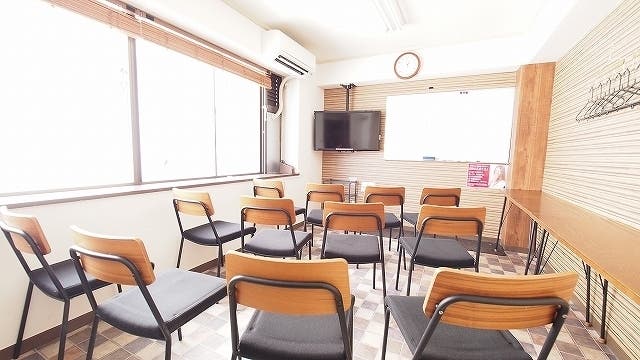 【ワイナリー】横浜駅歩5分 格安会議室　WiFi・モニタ・ホワイトボード無料　Web会議・テレワークの写真7