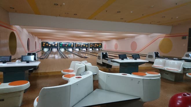 東京から近い昭和なボウリング場。開業50年、昭和レトロなアットホームな雰囲気。の写真2