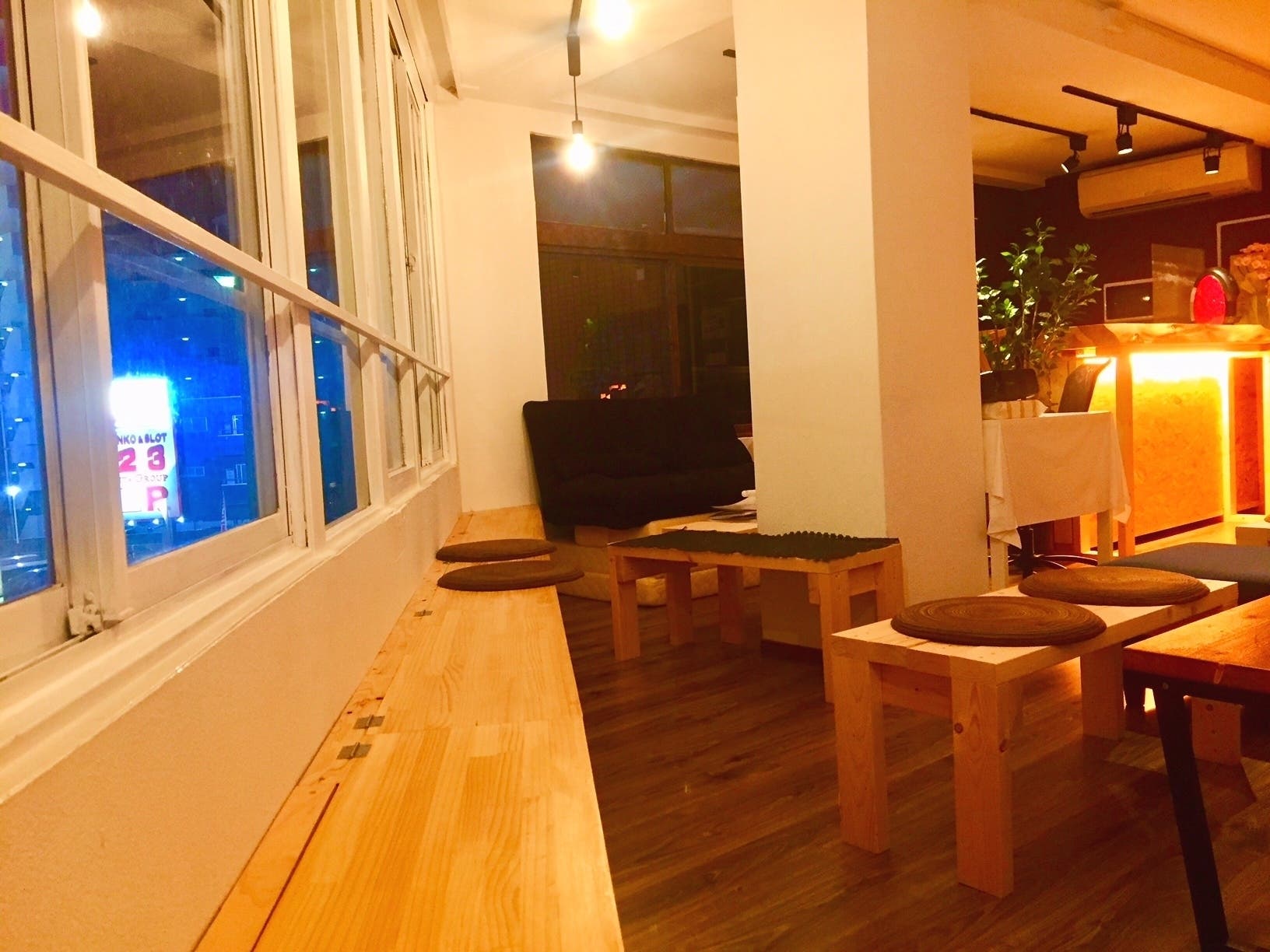 カフェバー　貸切可~25名【博多駅10分キャナル3分】イベント/パーティー/会議/写真/Projector/1Fコンビ二の写真10