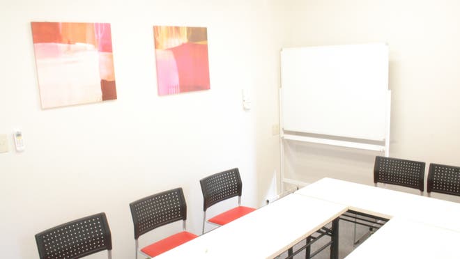 <貸会議室>【JR彦根駅西口:目の前】駅近!会議や自習に / WiFi(無線LAN)利用可能ですの写真1