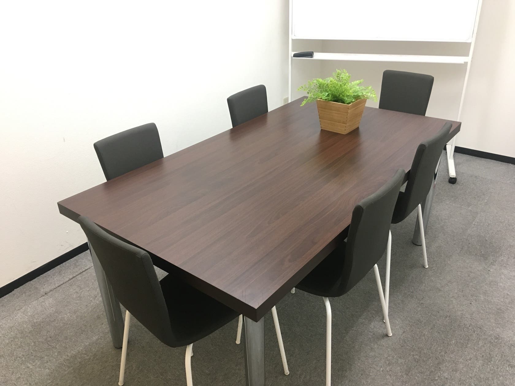 【大阪駅徒歩４分】54　面談・商談・面接・打合せに最適です！の写真1