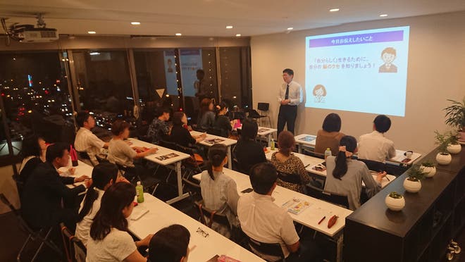 【6Fイベントスペース】JR長崎駅徒歩7分。コワーキングスペースをカーテンで仕切った、イベントに最適のスペースです。の写真1