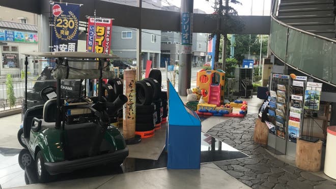 ガラス張り吹き抜けスペースの写真3