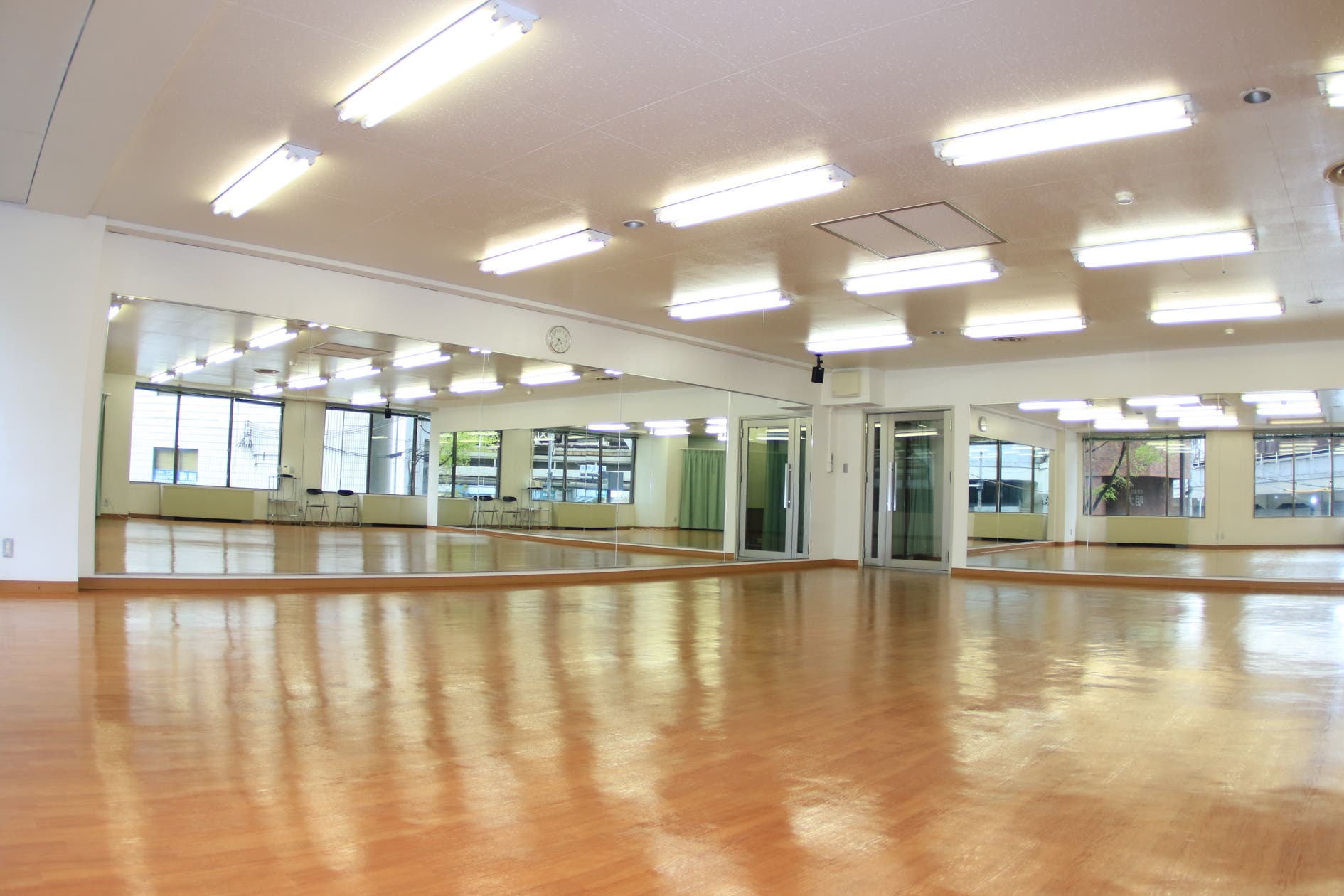 【大阪・中津】レンタルスタジオGymmie《Ａスタジオ》★ストロングシート+エアロシステム 正方形（約107㎡）のスタジオの写真5