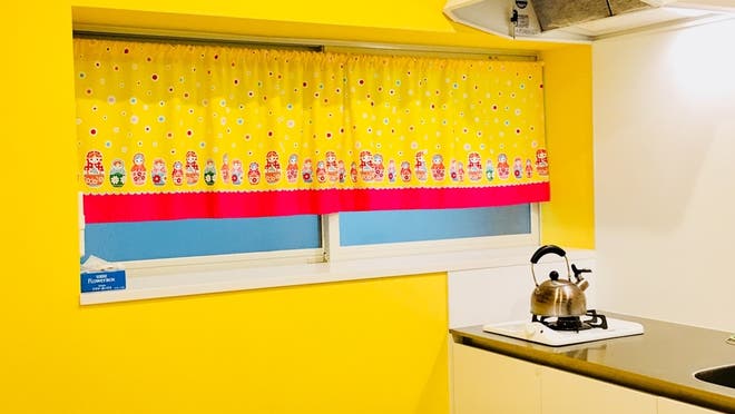 個室テレワークに【黄色】がアクセントの小さなお部屋。受験勉強などに!の写真2