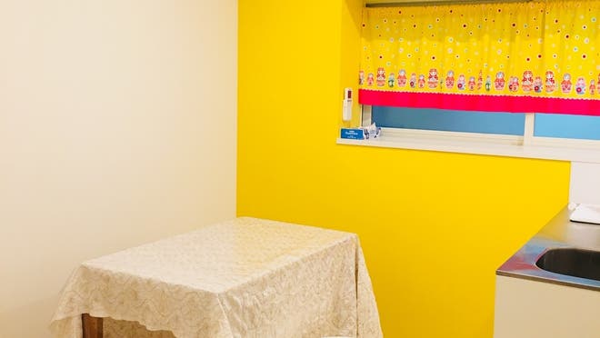 個室テレワークに【黄色】がアクセントの小さなお部屋。受験勉強などに!の写真4