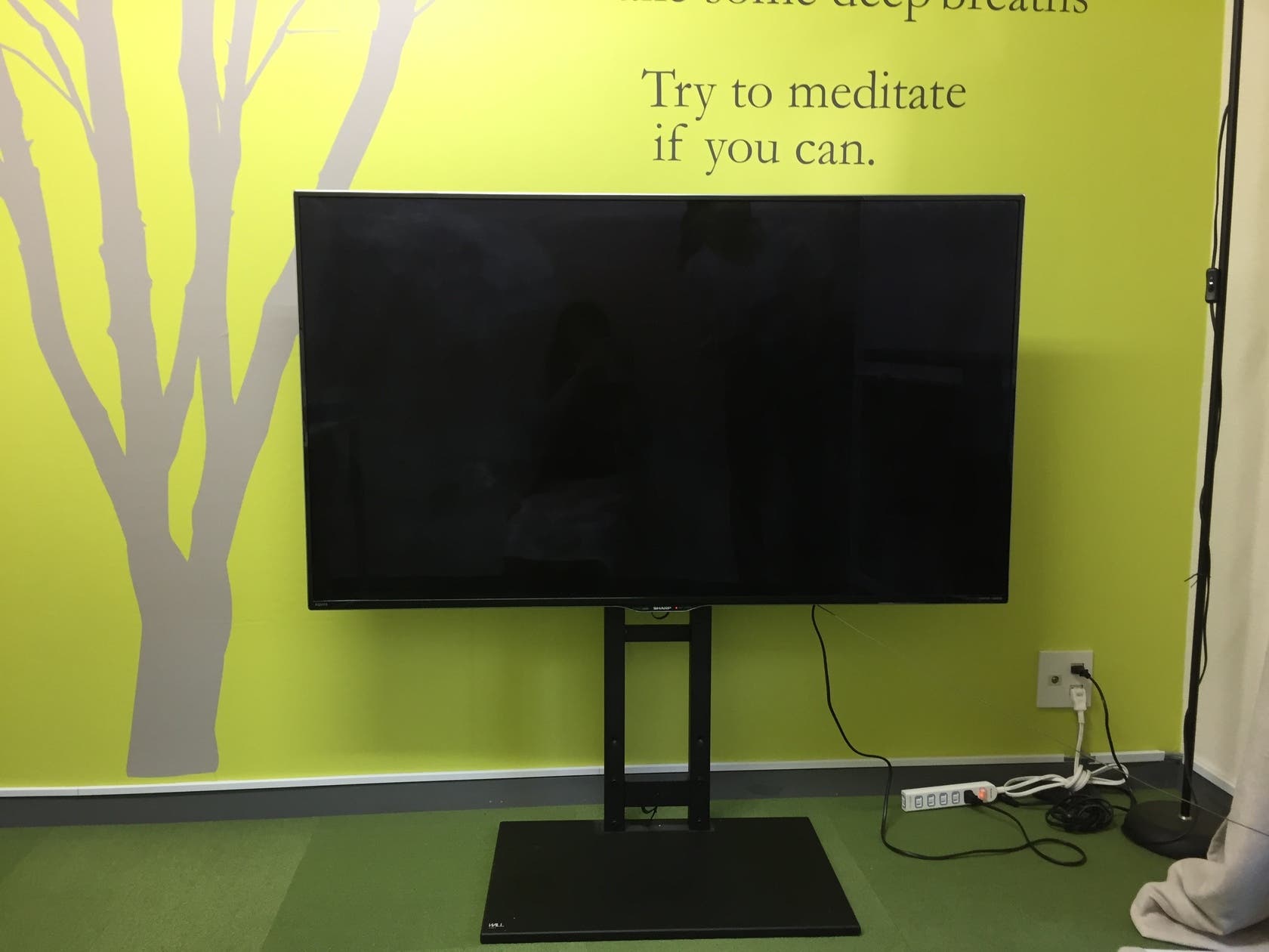 RAKUNA池袋東口　リニューアルOPEN【池袋駅から徒歩3分　光回線導入！】特大TVモニター、姿見、マッサージベッドありの写真5