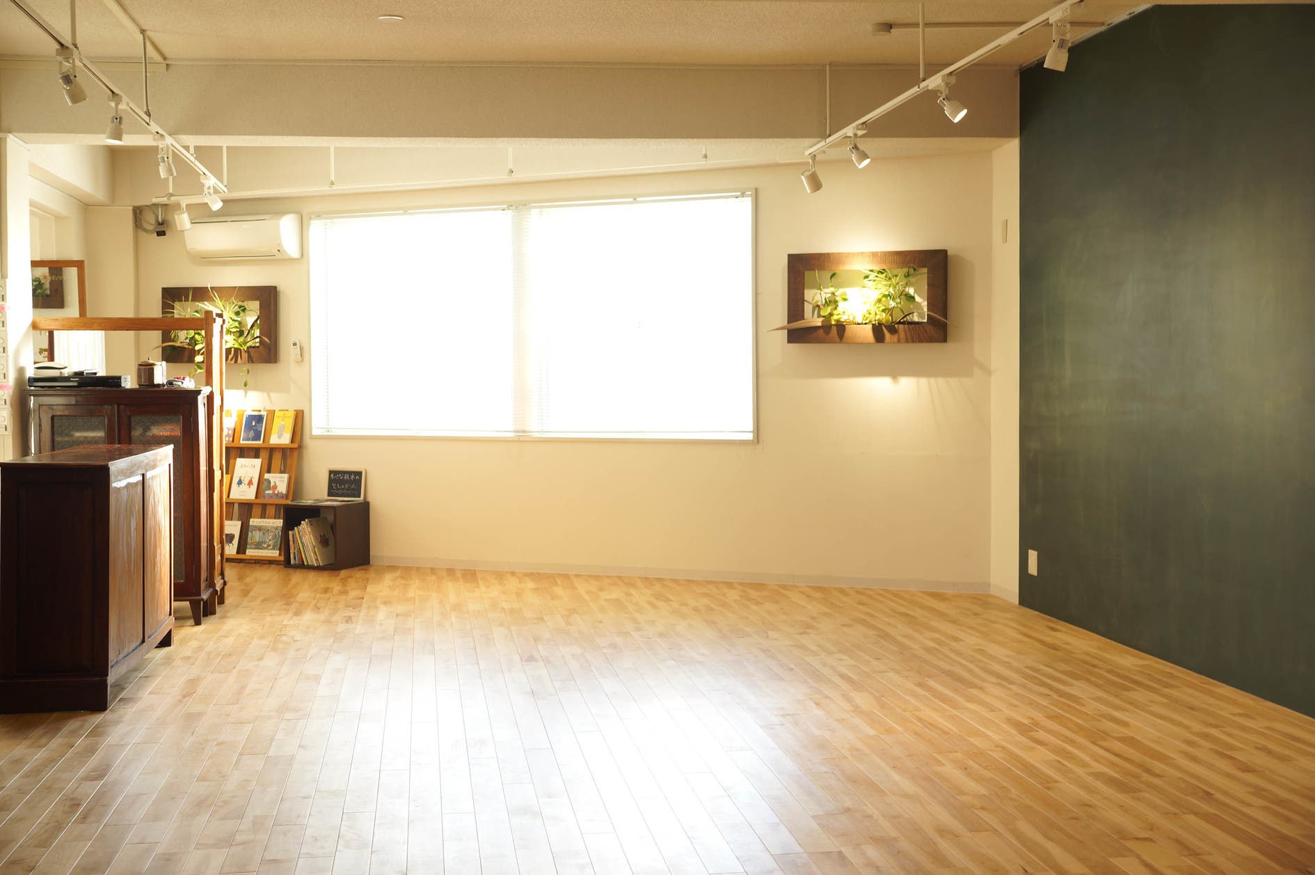 【キッチン付】展示・撮影・イベントに！落ち着きある雰囲気のレンタルスペース【福島駅9分】の写真3