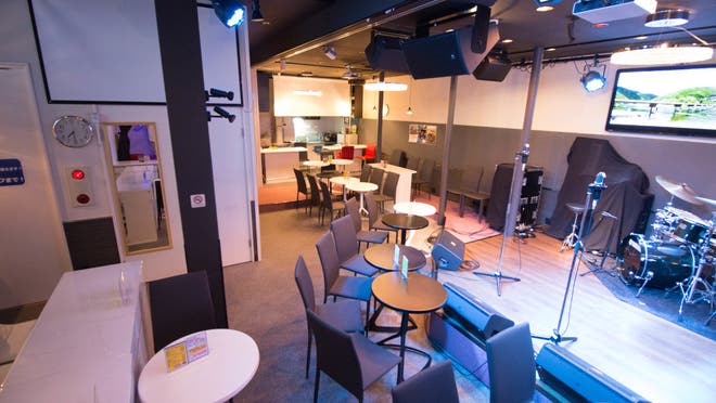 楽器演奏可🌟最新カラオケ&ステージ&控室付き♪様々な用途に対応したスペースです❗️の写真1