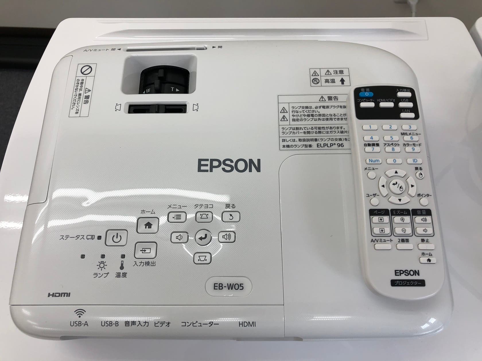 【天神駅徒歩2分】定員10名+予備椅子2名！プロジェクター含む備品・高速Wi-Fi無料！802会議室の写真10