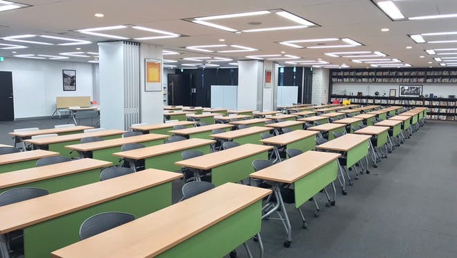 【神田カンファレンス・ルーム】セミナールーム1+2、365㎡(100-120名)/懇親会やミーティングの写真1