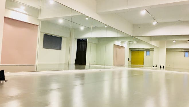女性専用レンタルスタジオ。ダンス、ヨガ、ピラティス、ウォーキングレッスンなどにの写真1