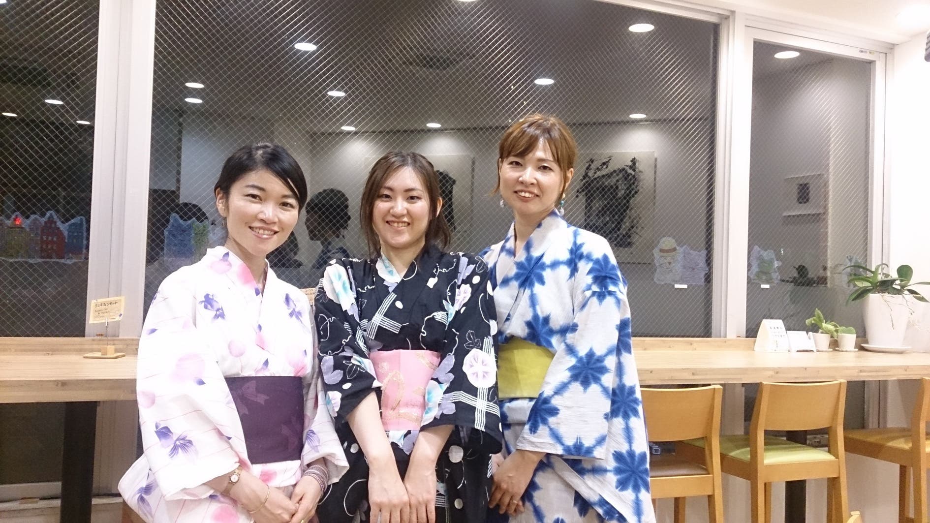 池袋サンシャインシティ近く、乙女ロードと春日通りの東池袋３丁目交差点角地にある明るく開放的なロースタリーカフェです。の写真11