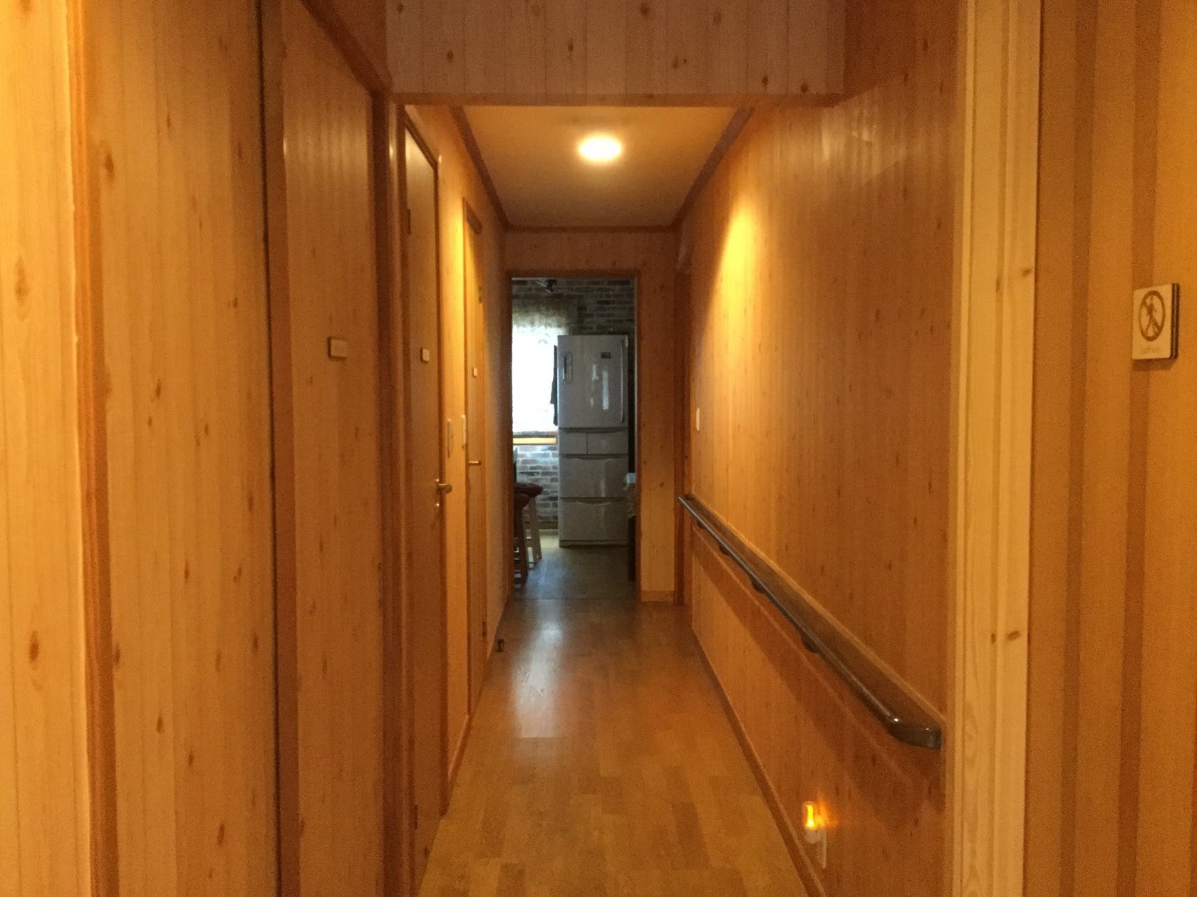 〔新瑞橋駅から徒歩1分〕静かな北欧風一軒家（スウェーデンハウス180m2）の１階リビングの写真14