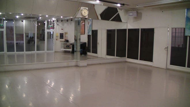 ダンス・スポットライトがついてるスタジオ・セミナー・会議室他の写真1